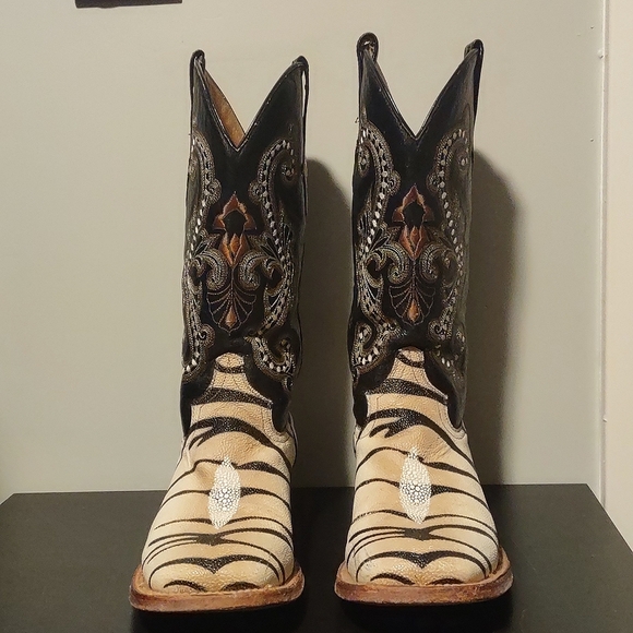 Ferrini | Shoes | Ferrini White Tiger Stingray Print Leather Cowboy ...